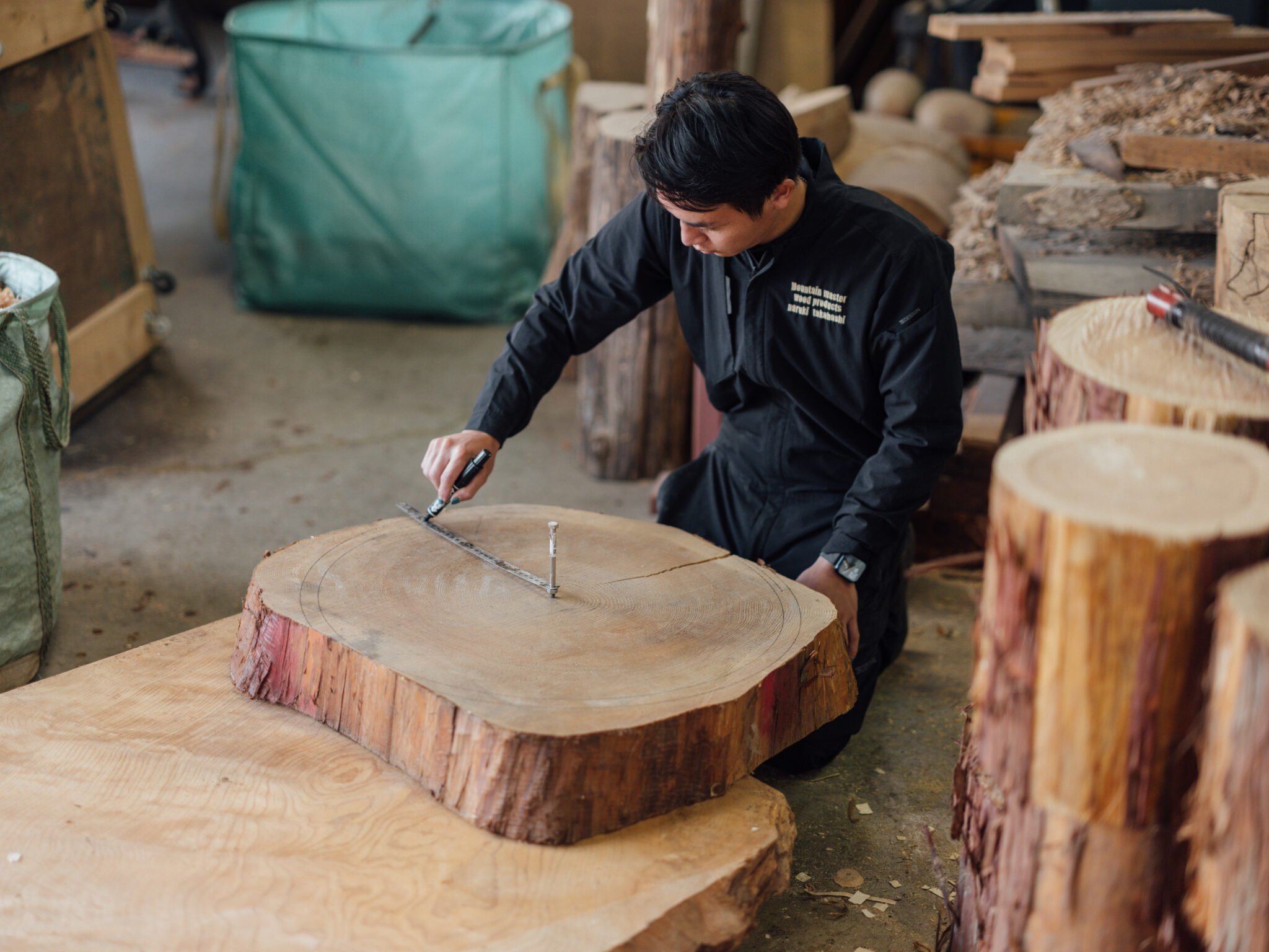 高橋成樹が表現する魚梁瀬杉のあらたな一歩 - KIDZUKI